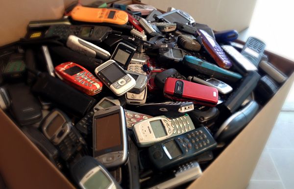 Australia has more dead mobile phones than people - retailbiz