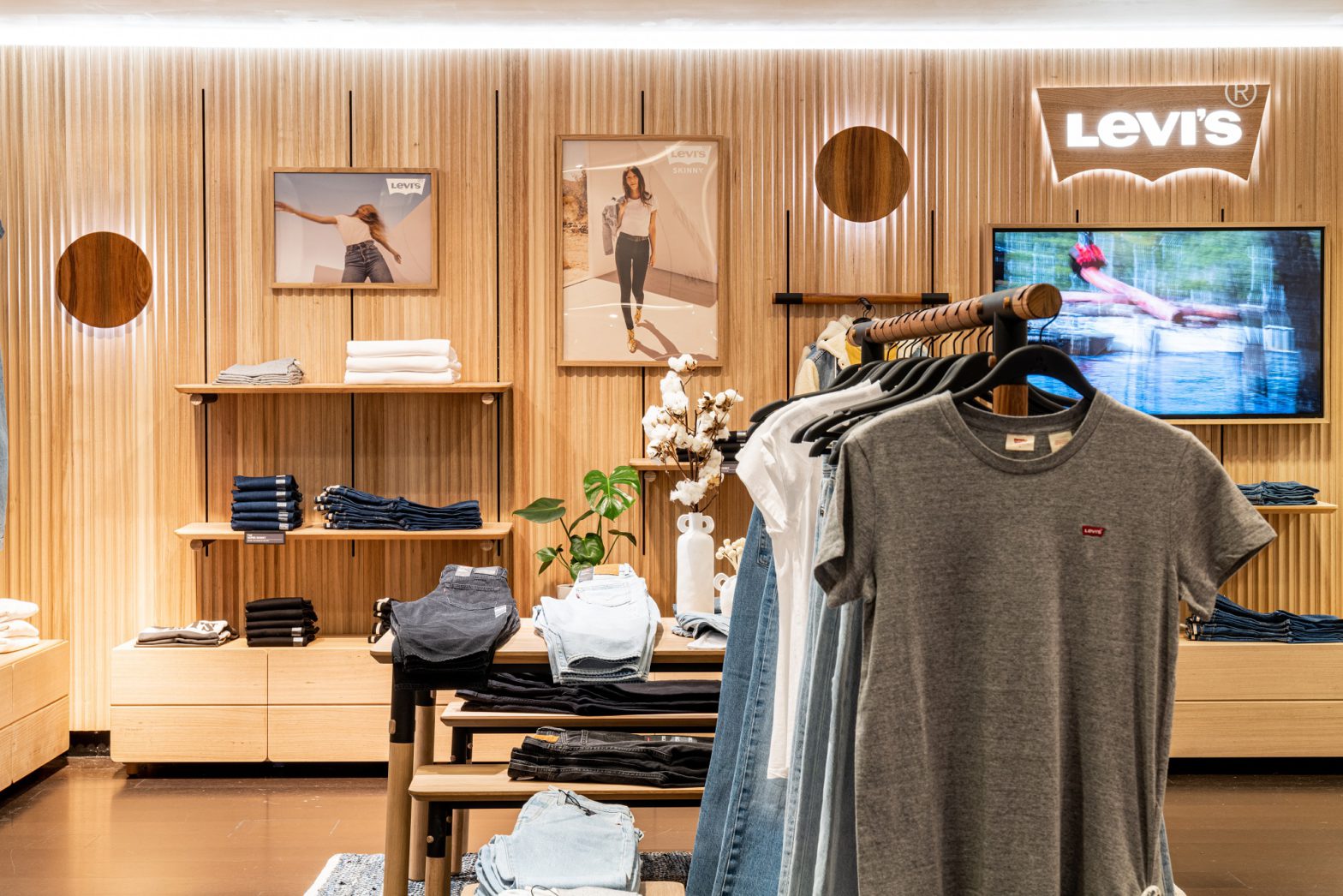 Levi’s puts sustainability at the heart of the shopping experience ...
